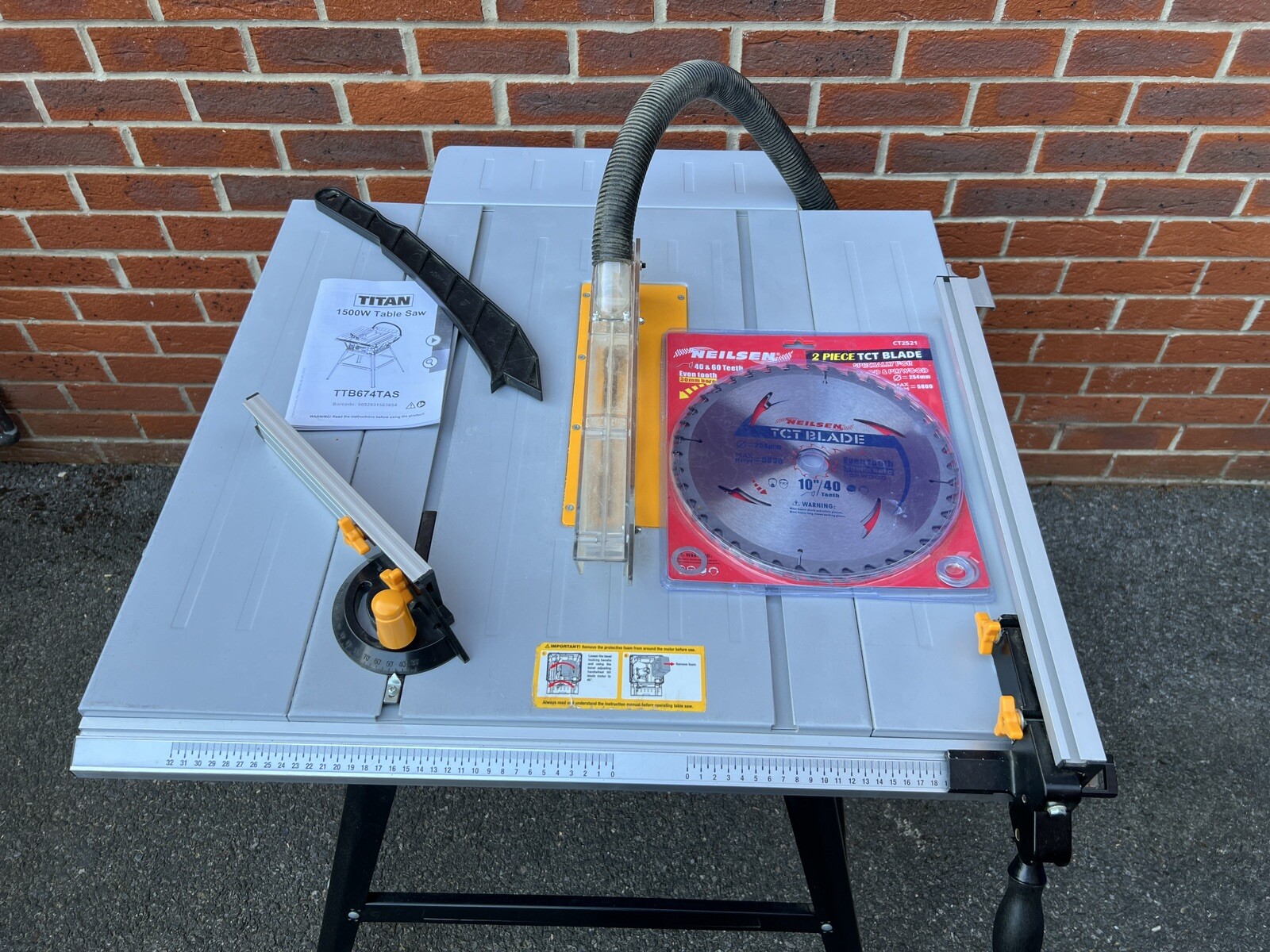 Titan TTB674TAS Electric Table Saw, 254mm - Great Used Cond inc Spare ...