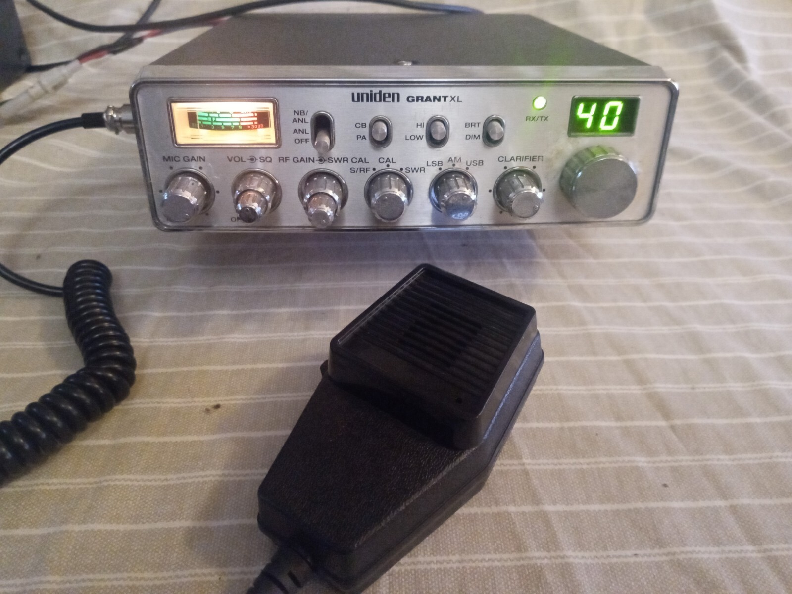 Vintage Uniden Grant XL 40CH AM CB Radio with Extra Channels Working ...