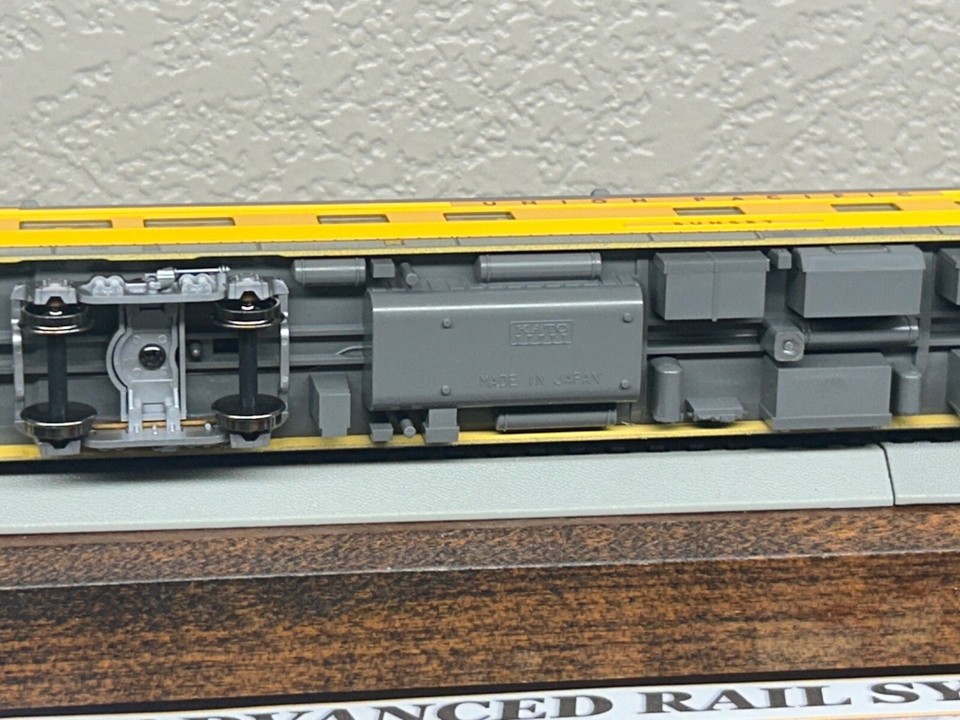 UNION PACIFIC " SUNSET " CORRUGATED BUSINESS Car- w/INTERIOR KATO HO ...