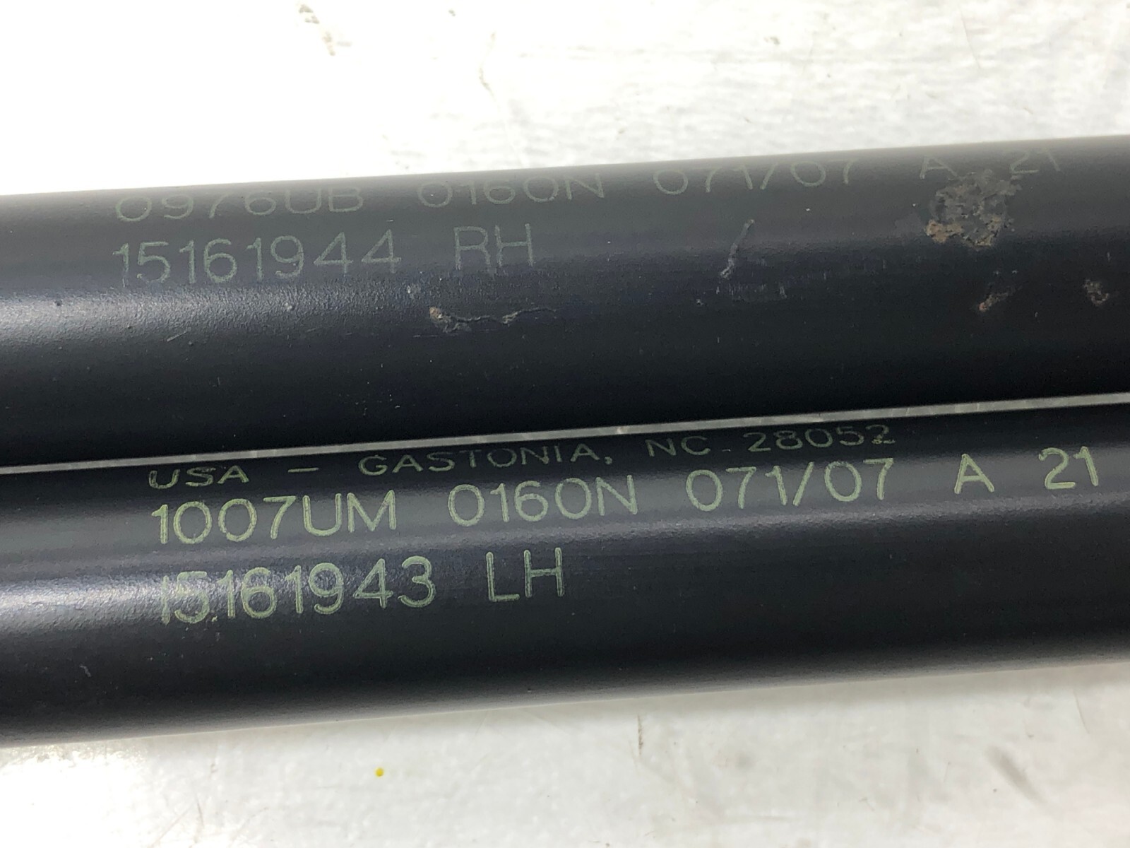 2007-2014 CHEVROLET TAHOE REAR WINDOW GLASS LIFT SUPPORT STRUTS X2 OEM ...