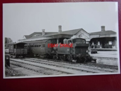 PHOTO DARKROOM - GWR CLASS 14XX LOCO NO 1425 AT UNIDENTIFIED STATION ...