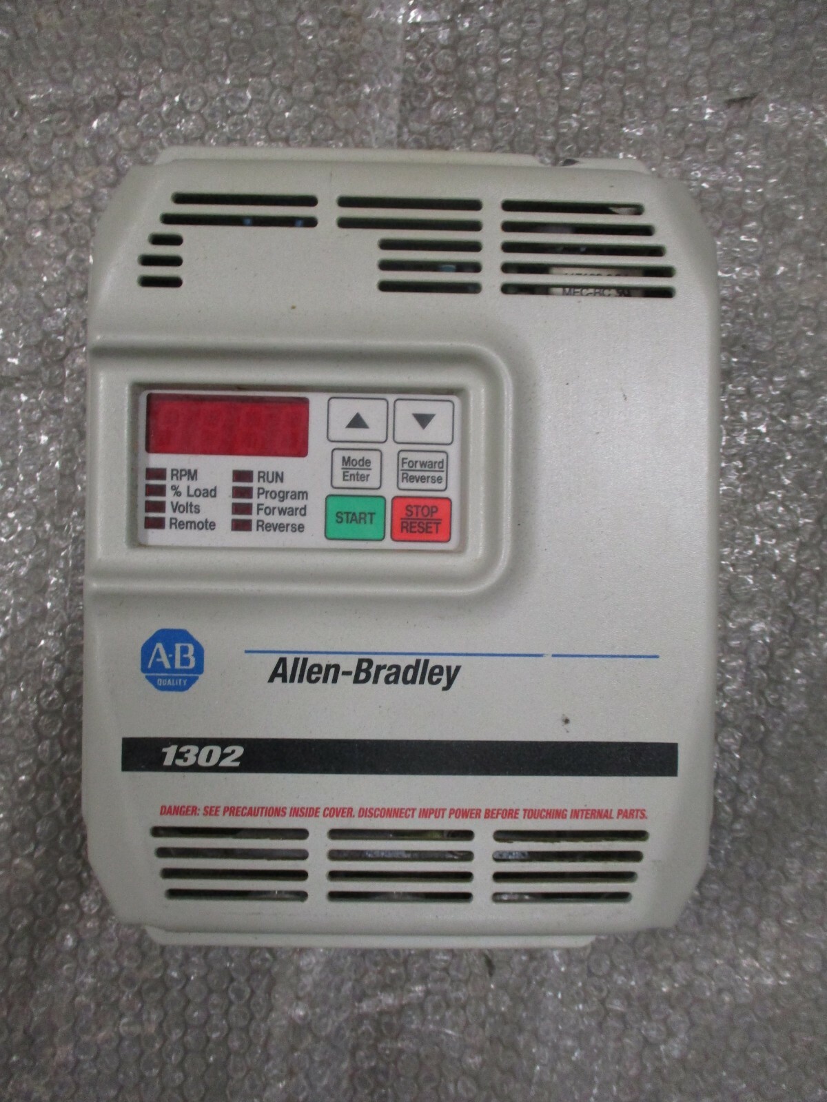 Allen Bradley 1302-C001-AA 1302 AC Drive 575VAC 1HP 1.6Amp I/M 189386 ...