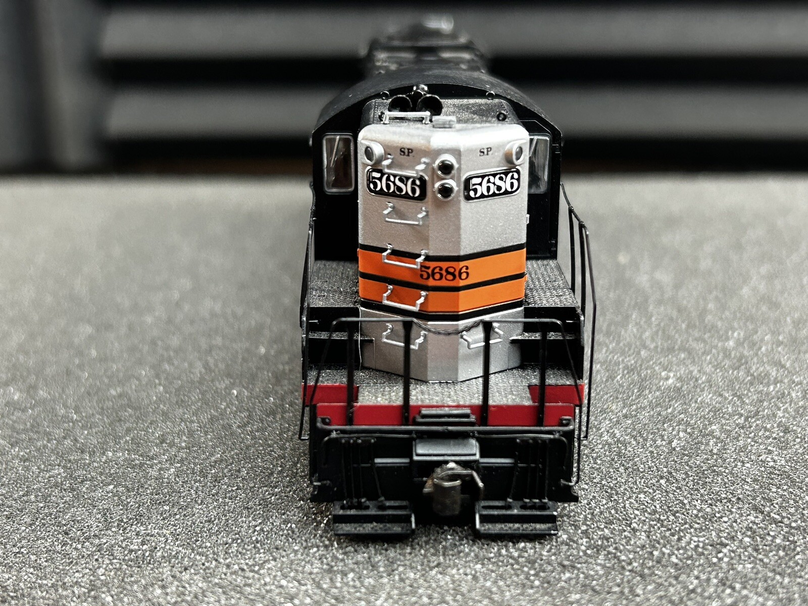 Life Like Proto 2000 HO Scale GP9 II Southern Pacific 5686 Locomotive ...