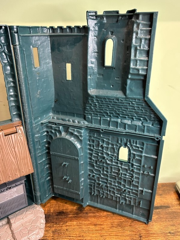 Masters of the Universe 200x Castle Grayskull He-Man Eternia 2002 ...