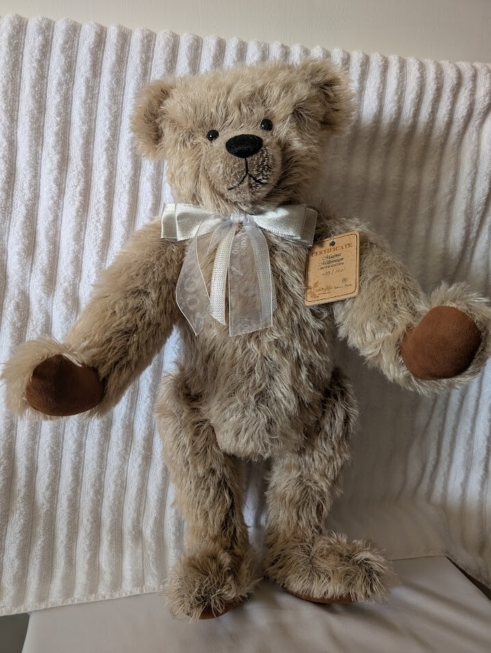 Robin Rive mohair bear with growler #33 of 100 Magnus Millenium 22 ...