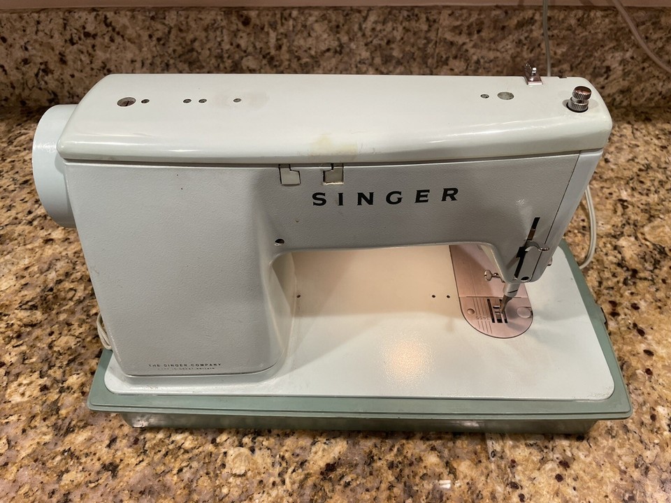 1960’s Vintage Mint Green Singer Sewing Singer Machine Complete Model ...