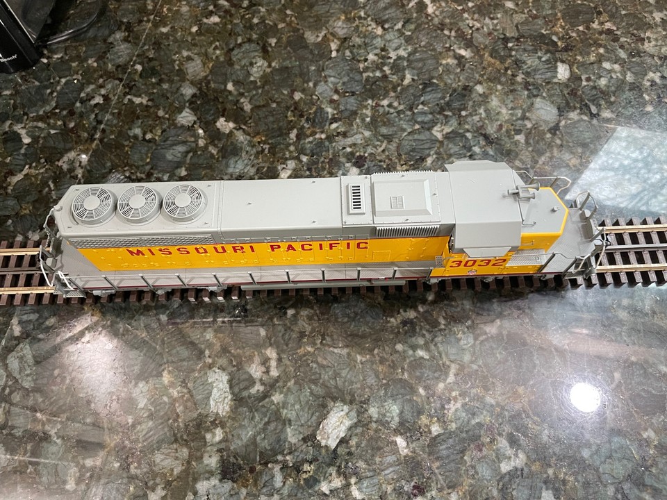 Atlas O Missouri Pacific MP SD-40 #3032 Non-powered -Used 1566-1 | eBay