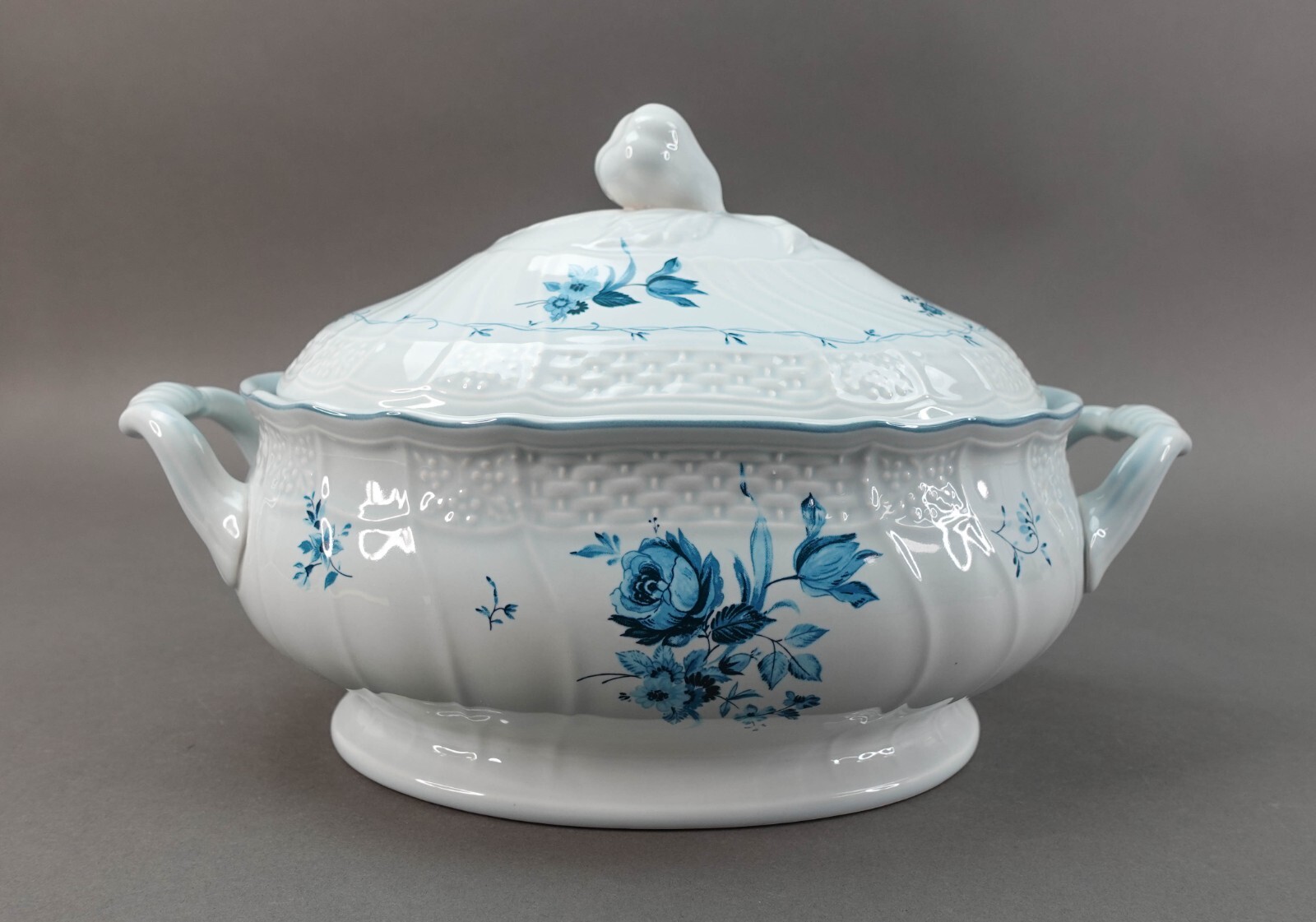 Mikasa Japan Precious Blue Sheffield D2502 Blue Floral Tureen With Lid ...