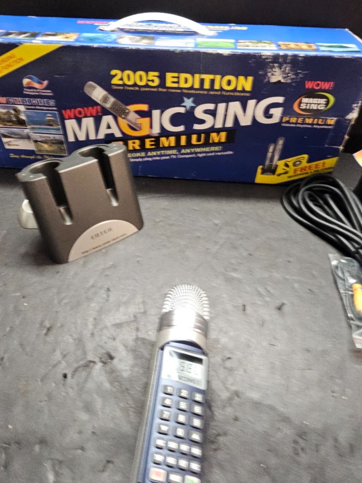 Magic Sing ll Enter Tech Karaoke Microphone LP000012 w/ Case, Book ...