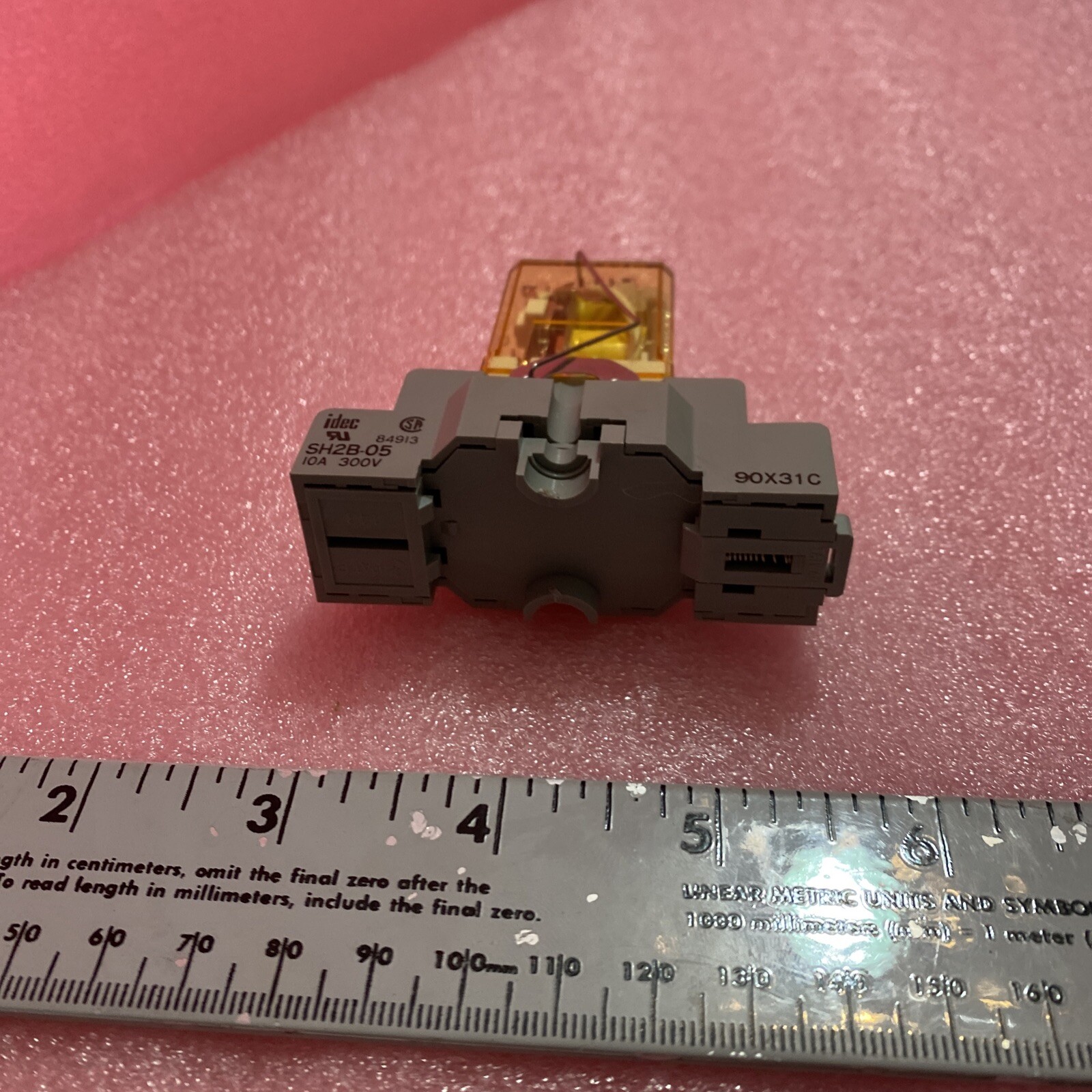 Idec Relay RH2B-UL AC 120 V with Idec Socket SH2B-05 10A 300V | eBay