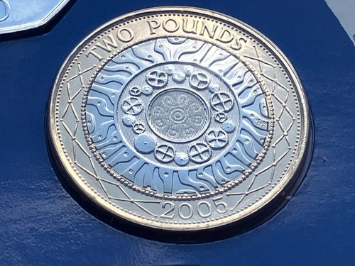 Simply Coins~ 2005 TECHNOLOGY 2 TWO POUND COIN BRILLIANT UNCIRCULATED ...