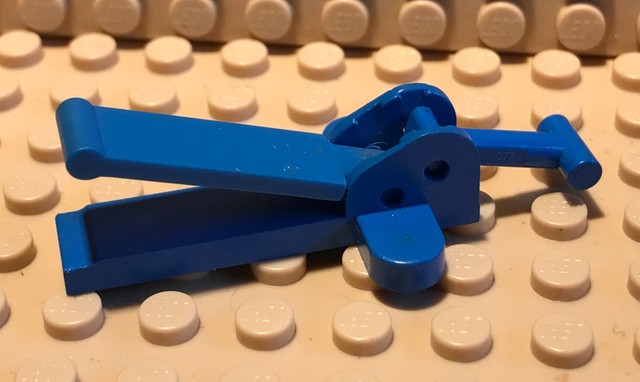 LEGO Blue Wheel Mechanic Jack Accessories for Minifigure 4629 for sale ...