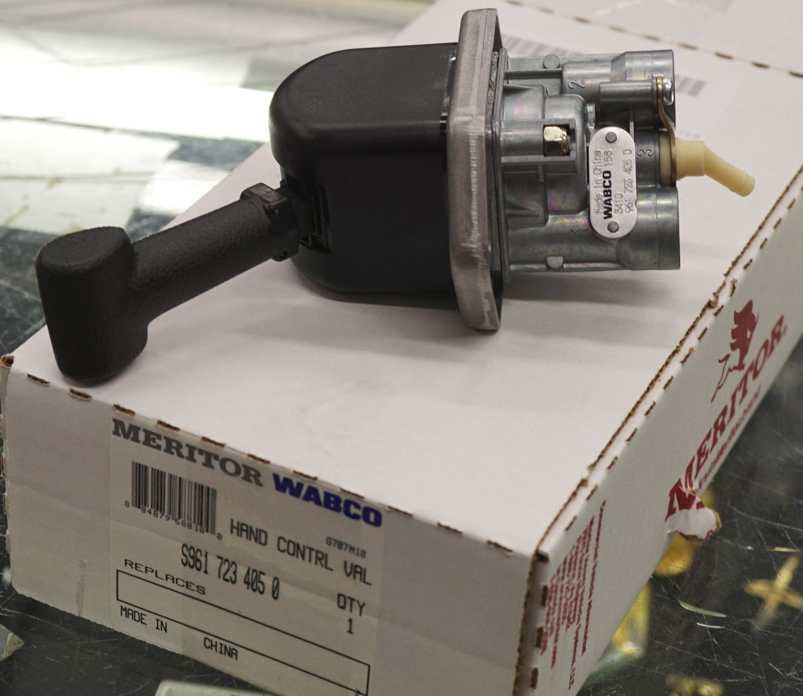 WABCO S961 723 405 HAND BRAKE AIR VALVE CONTROL 9617234050 R0078479 ...