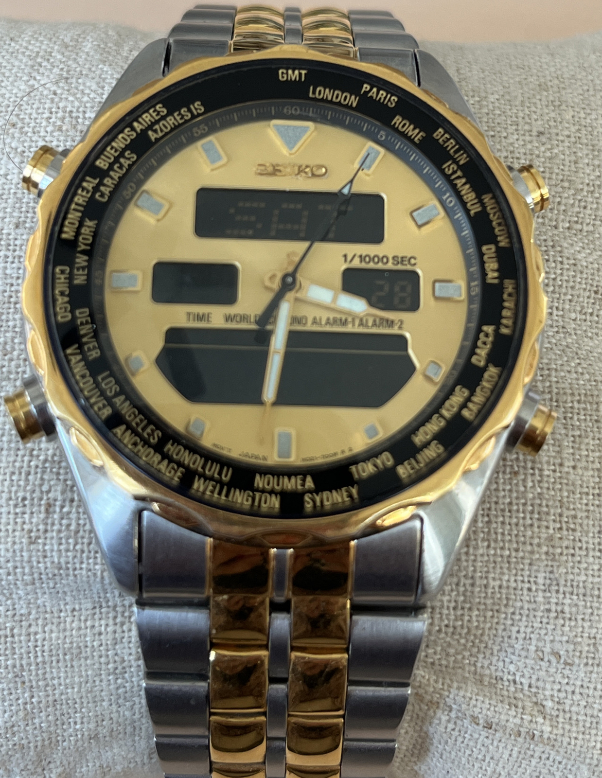 Vintage Seiko H021-7001 Digi-Analog World/ Alarm Quartz Chronog New ...