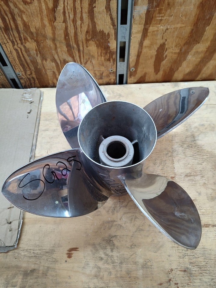 Used Mercury Bravo I Propeller 24 pitch LH Prop 48-8M0151212 SG25 | eBay