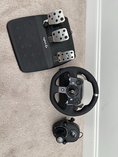 Logitech G920 Racing Wheel, Pedals and Shifter Bundle for Xbox X|S One ...