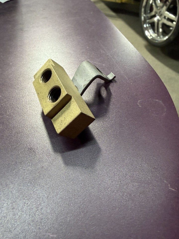 1963.5 Ford Galaxie Drum/Drum brake line distribution block - front ...