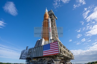 ARTEMIS II NASA SLS ORION SPACECRAFT ROCKET ROLL OUT PAD 2026 4X6 ...
