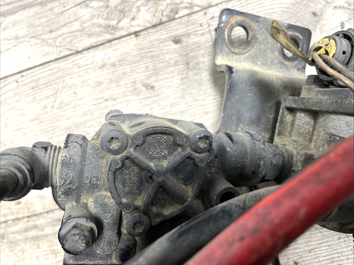 BENDIX ESSEMBLY VALVE T-5019483 AND ABS VALVE Z013356R for sale online ...