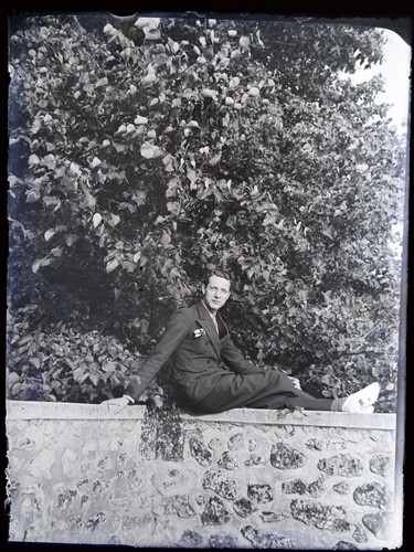 FRANCE Homme en costume Mode PHOTO NEGATIVE c1950 Plaque de verre ...