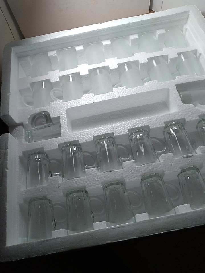 Fifth Avenue CHECKERS GLASS 27 Piece Shot Glass Mug Pieces & BOARD ...