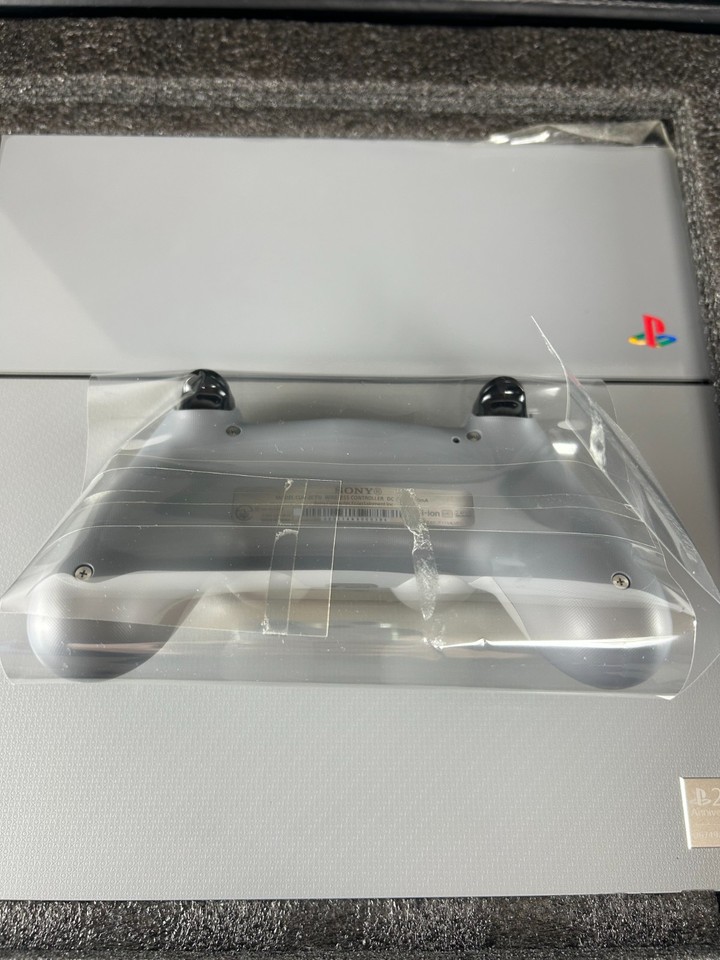 PS4 20th Anniversary Limited Edition CUH-1100A A20 Grey Sony ...