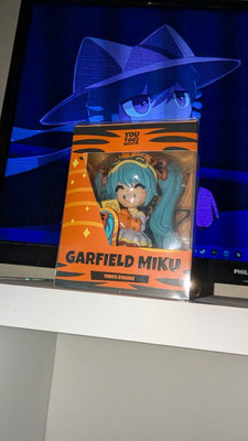 [NEW IN-BOX] Youtooz Garfield x Hatsune Miku (Garfield Miku) Vinyl ...