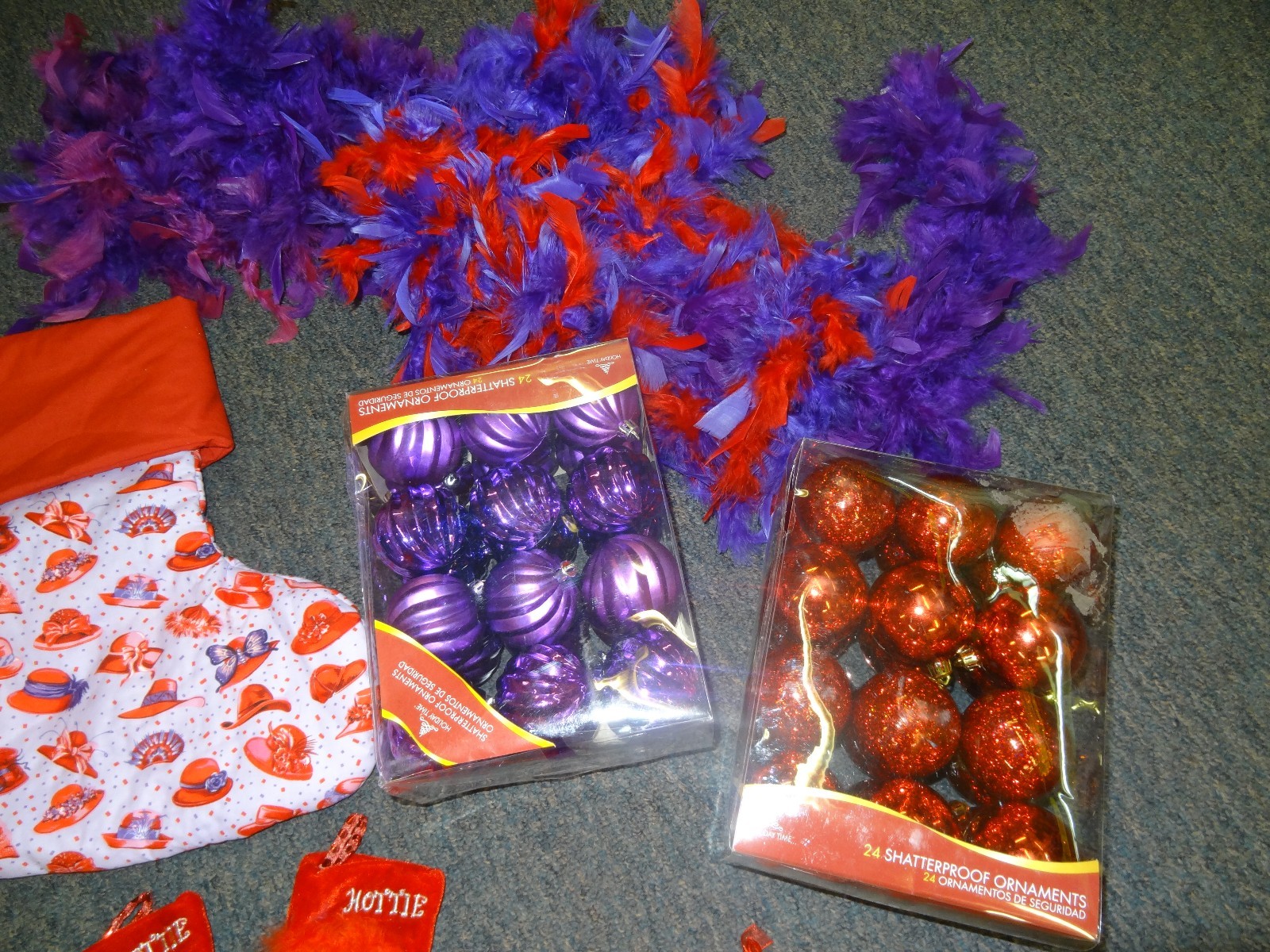 LARGE LOT OF RED HAT SOCIETY CHRISTMAS DECORATIONS *GREAT ITEMS* | eBay