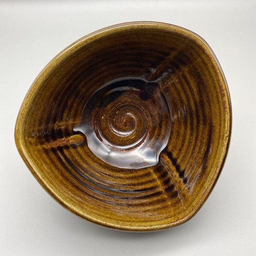 Studio Art Pottery Clay Round Triangle Footed Bowl Dish 5.75” wide ...