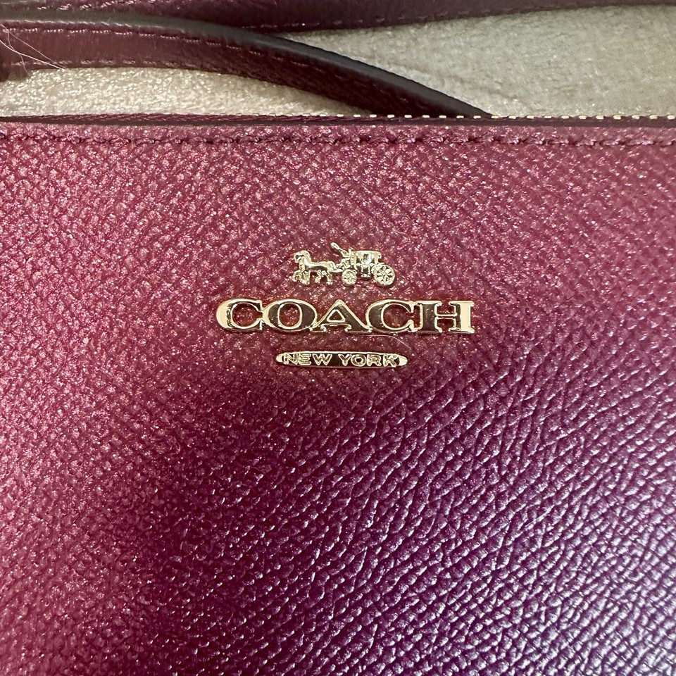 Coach Boxed Corner Zip Wristlet w/ 2 Charms Gift Set CF547 Black Cherry ...