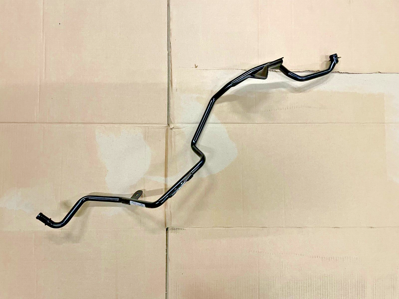 LR Discovery 4 & 5 / RRS / RR/ Velar Oil Scavenger Pipe LR052353 ...