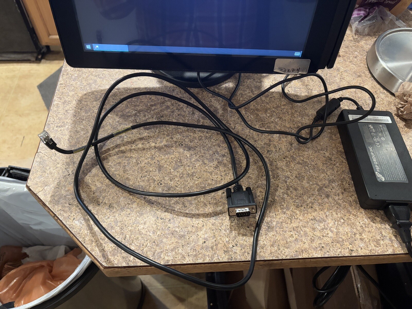 Revention HungerRush R4310 Restaurant Point-of-Sale W/ Label,Reader ...