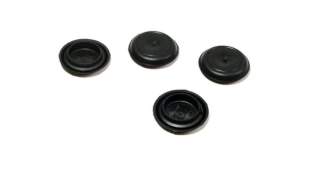 4 Genuine CAPLUGS Flexible 25-26 mm Black Plastic Hole Plugs BPF-25MM ...