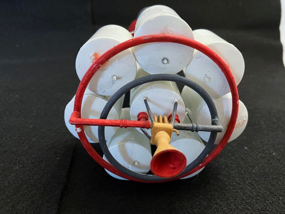 Strombecker Walt Disney's RM-1 Rocket Space Ship Model D34-100 1/67 ...