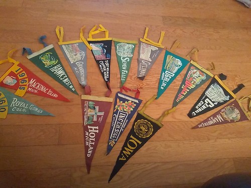 VTG Lot Of 14 Travel Pennants USA Cities Mt Rushmore Royal George Etc ...