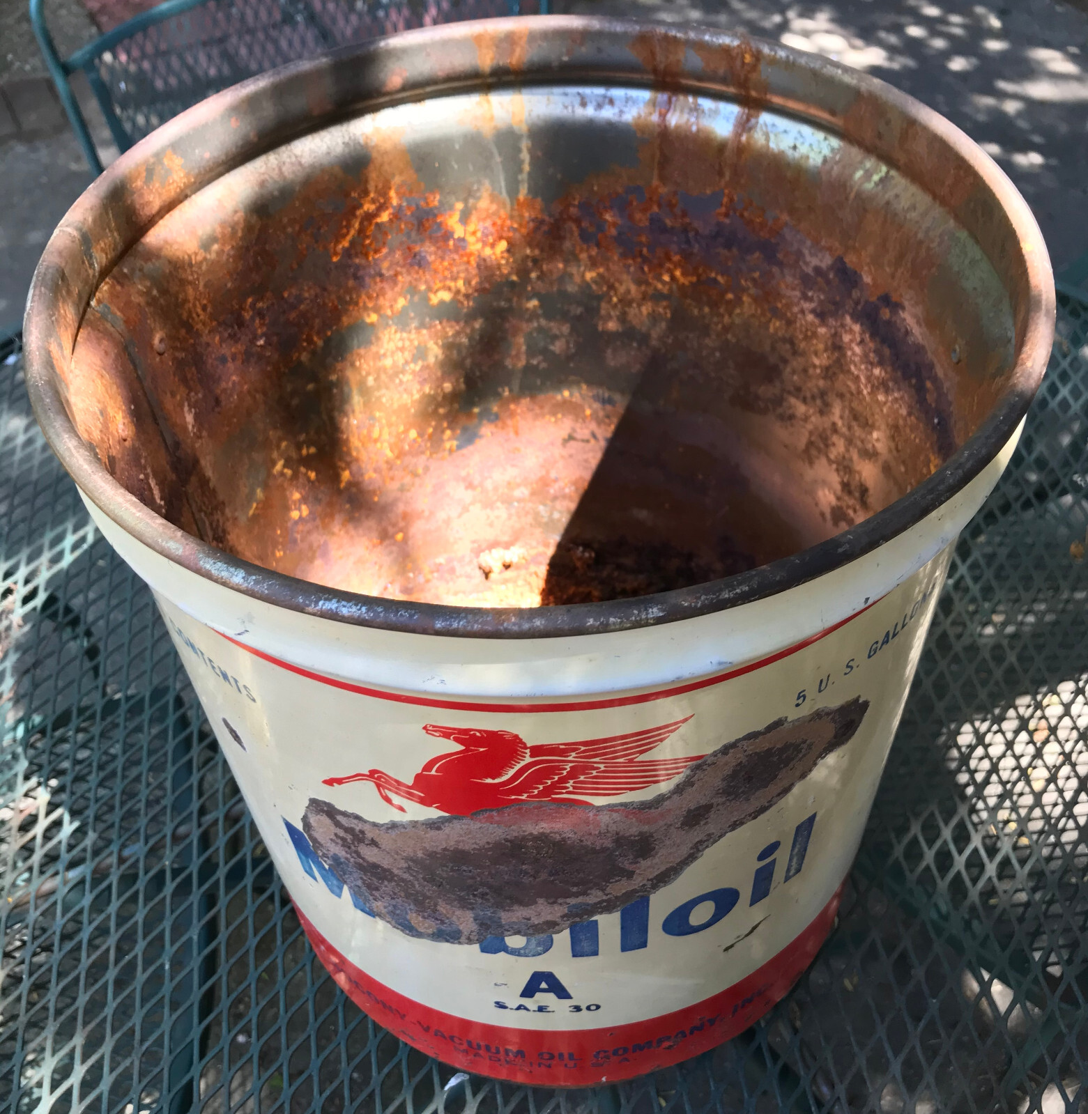 Vintage Mobil Mobiloil A 5 U.S. Gallons Oil Can Socony Vacuum Oil ...