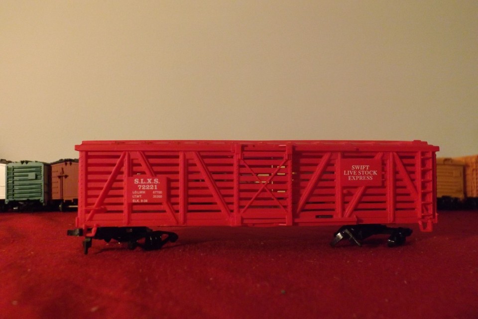 LIFE LIKE SWIFT LIVESTOCK EXPRESS 40' Cattle Car SLXS72221 HO Scale ...