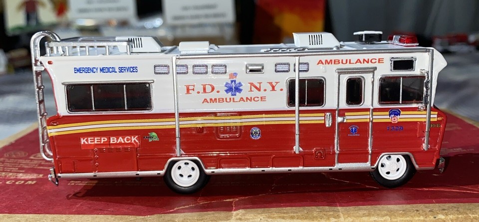 1-1 Kitbash 1/64 FDNY RESCUE AMBULANCE NEW YORK FIRE DEPARTMENT 1-1 Custom Made | eBay
