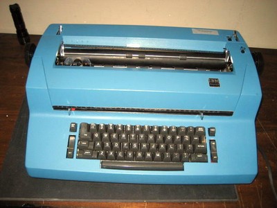 Typewriters & Word Processors - Blue Ibm Selectric Ii