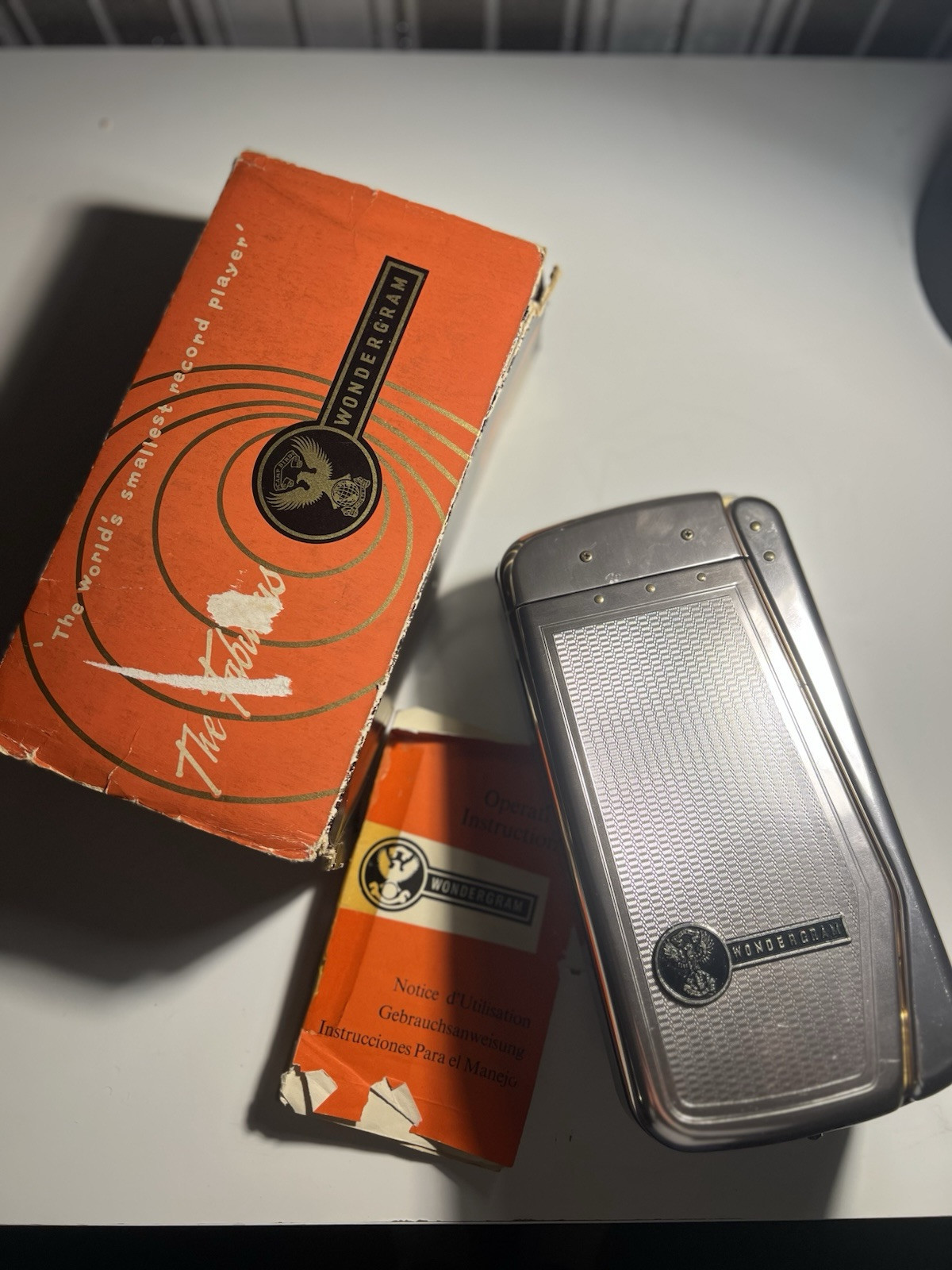 1959 BRAND NEW WORLDS SMALLEST VINTAGE RECORD PLAYER EMERSON WONDERGRAM ...