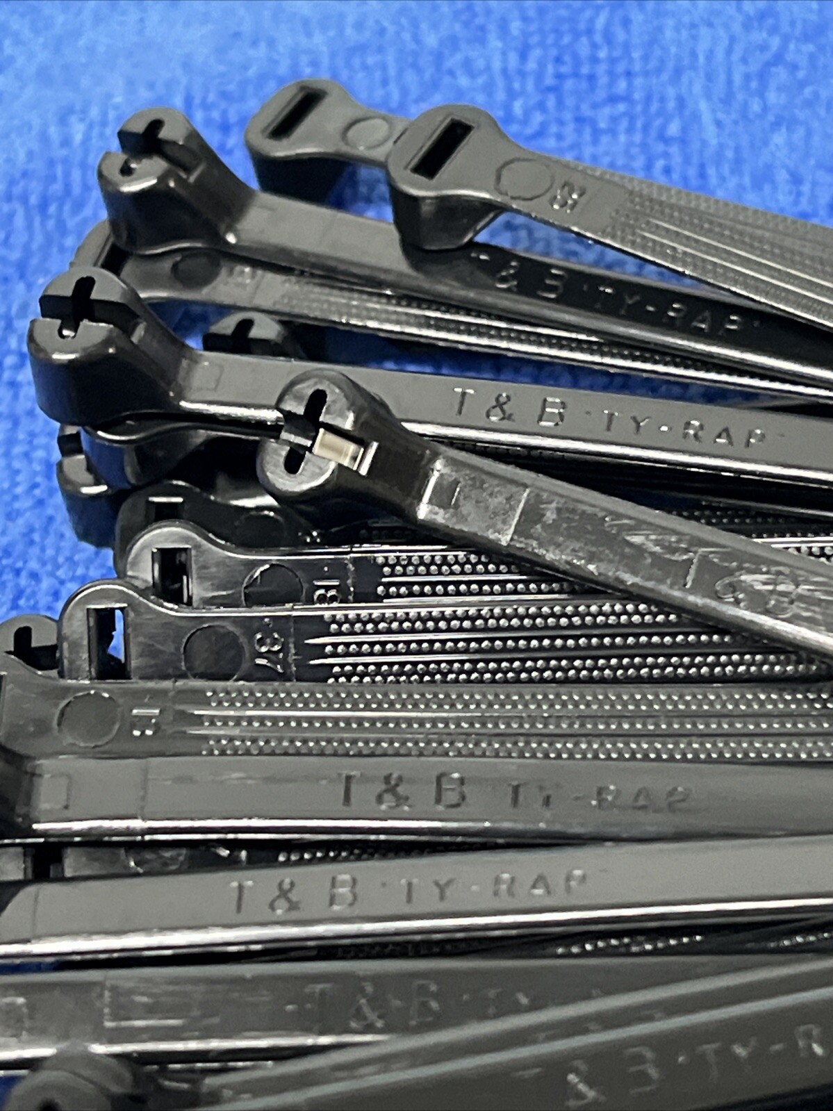 THOMAS & BETTS ~ TY525MX ~ SELF-LOCK BLACK NYLON CABLE TIES (LOT OF 100 ...