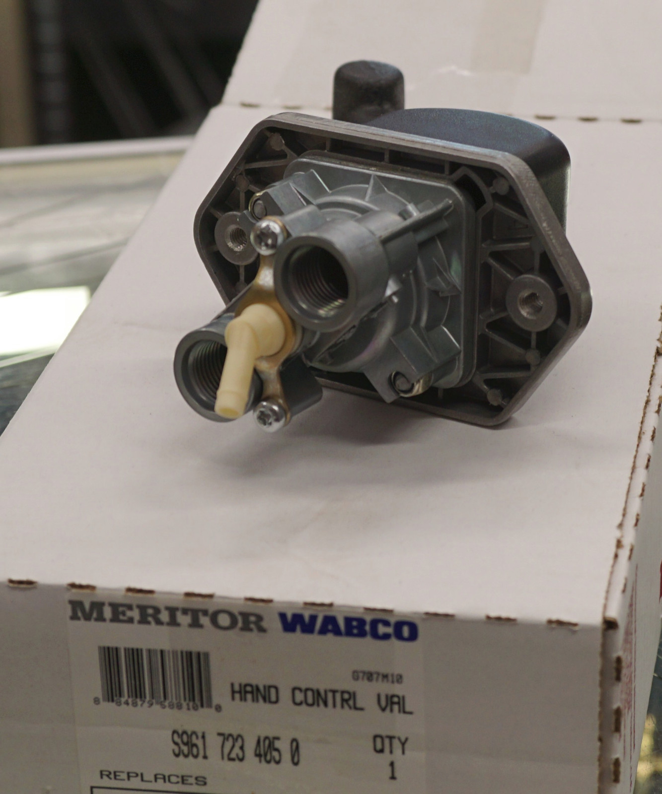 WABCO S961 723 405 HAND BRAKE AIR VALVE CONTROL 9617234050 R0078479 ...