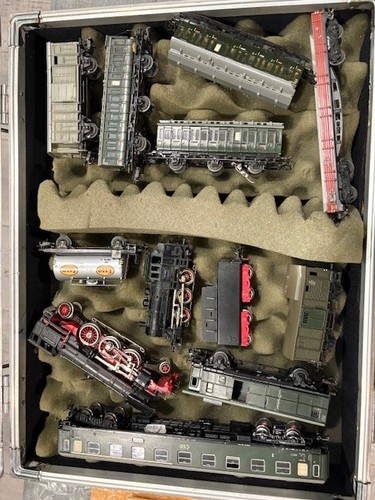 VINTAGE Marklin Train Set *Untested* MADE IN GERMANY 2 Engines 10 cars ...