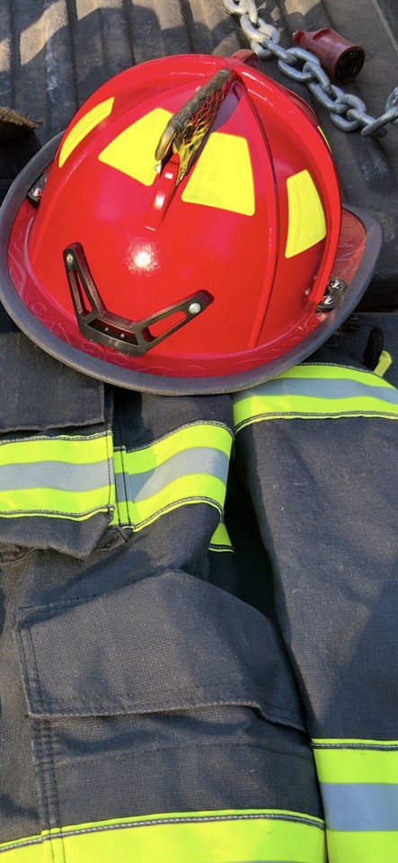 Cairns 1044 Red Fire Helmet with Fold Down Eye Protection for ...