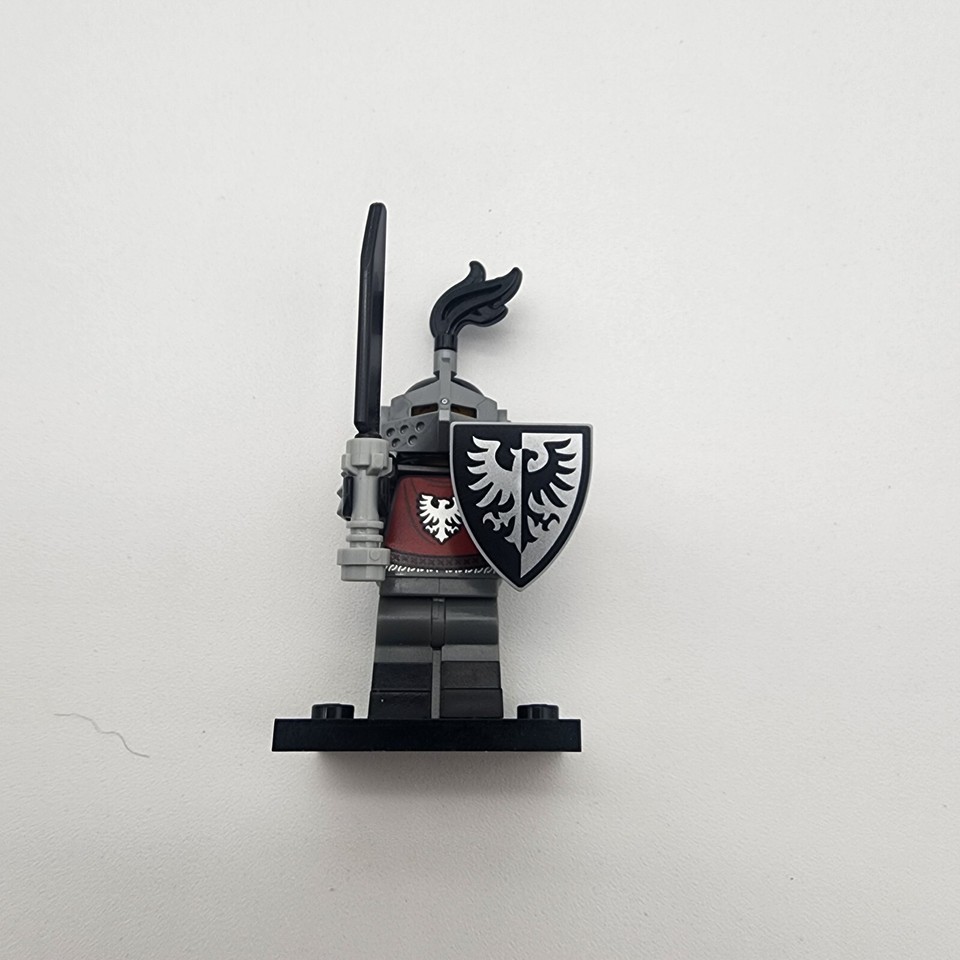 LEGO CASTLE LION KINGHTS,BLACK FALCON MINI FIGURES,WEAPONS,ARMOR ...