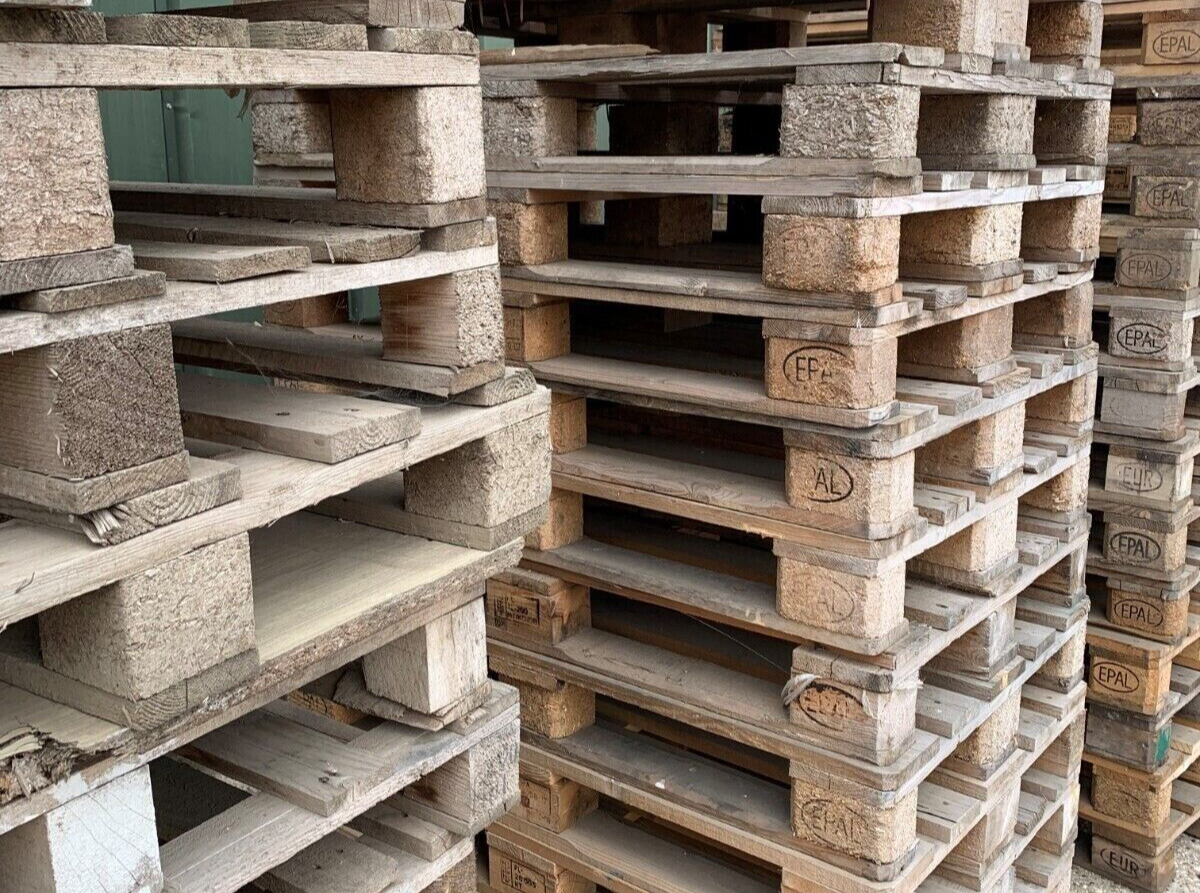 Grade A Heavy Duty Quality Wooden STAMPED EPAL/EUR Euro Sized Pallets ...