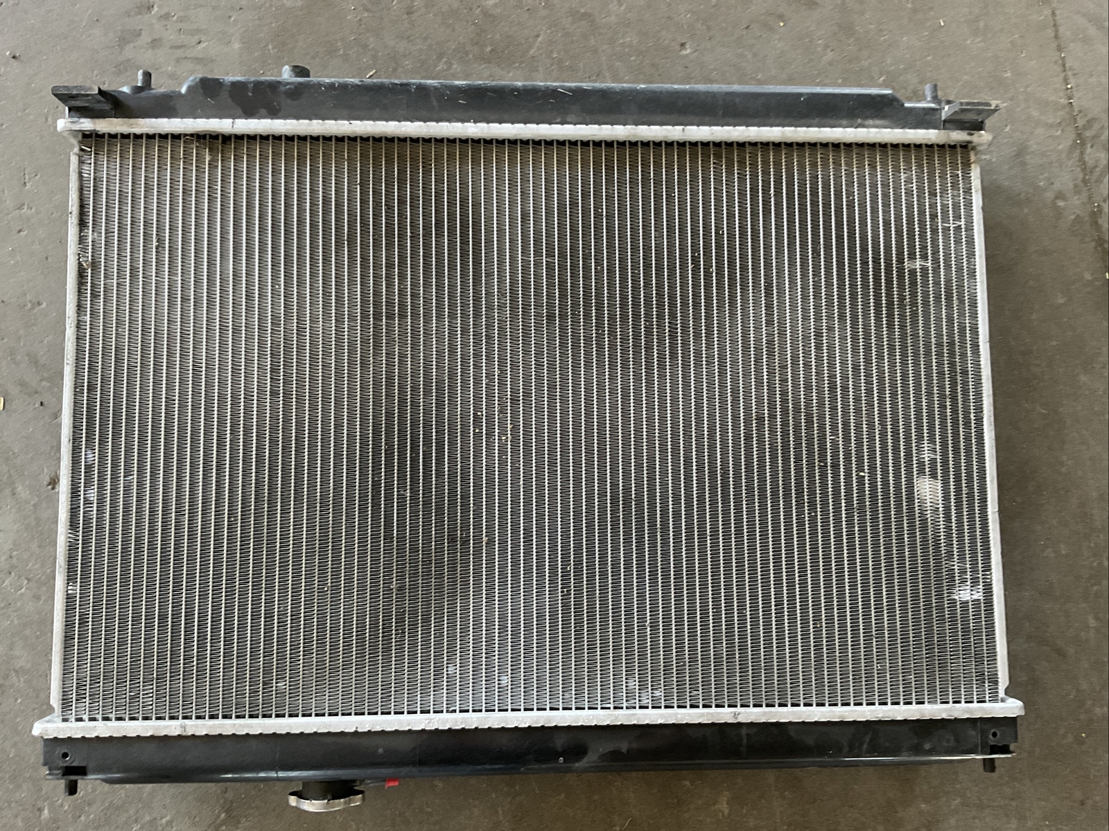 06-09 Infiniti M35 VQ35DE Engine Coolant Radiator Assembly 21460-EG200 ...