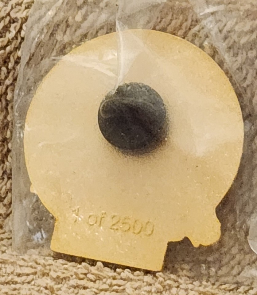 2013 CREAMLAND 1 OF 2500 BALLOON PIN | eBay