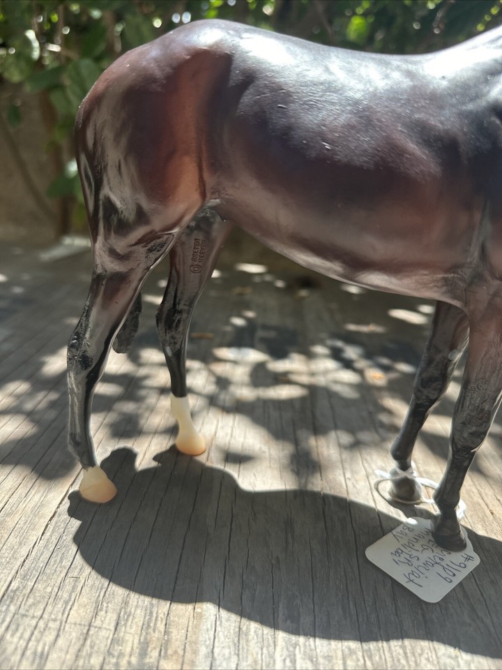 Breyer Bay Mandiba Secretariat 9109 2010 Limited Edition of 500 | eBay