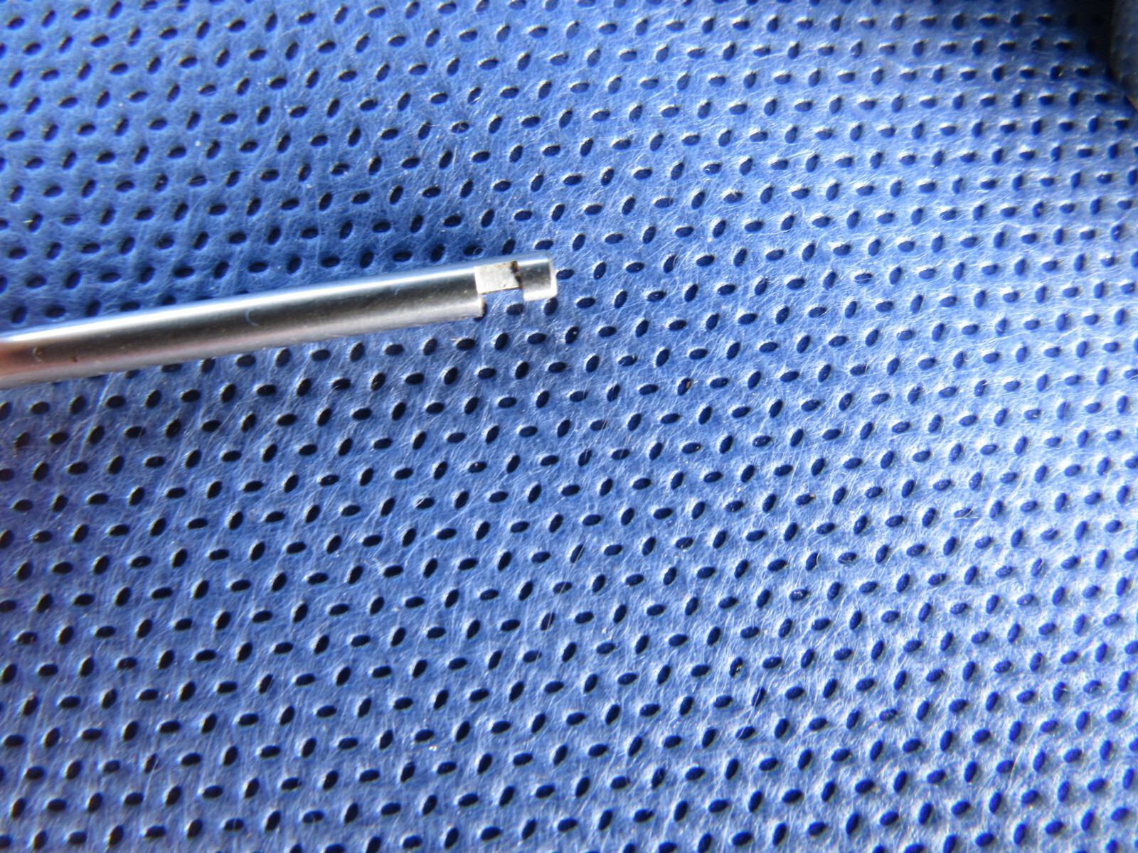 Synthes 1.1 mm Drill Bit Stryker J-latch with stop* 4mm 317.14 for sale ...